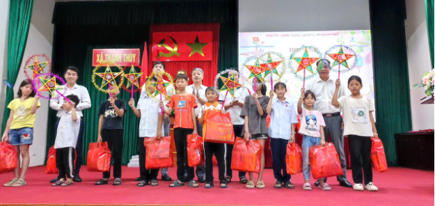 Cao Su Làng Rùa: Tặng Quà Cho Các Cháu Thiếu Niên, Nhi Đồng Trong Dịp ...